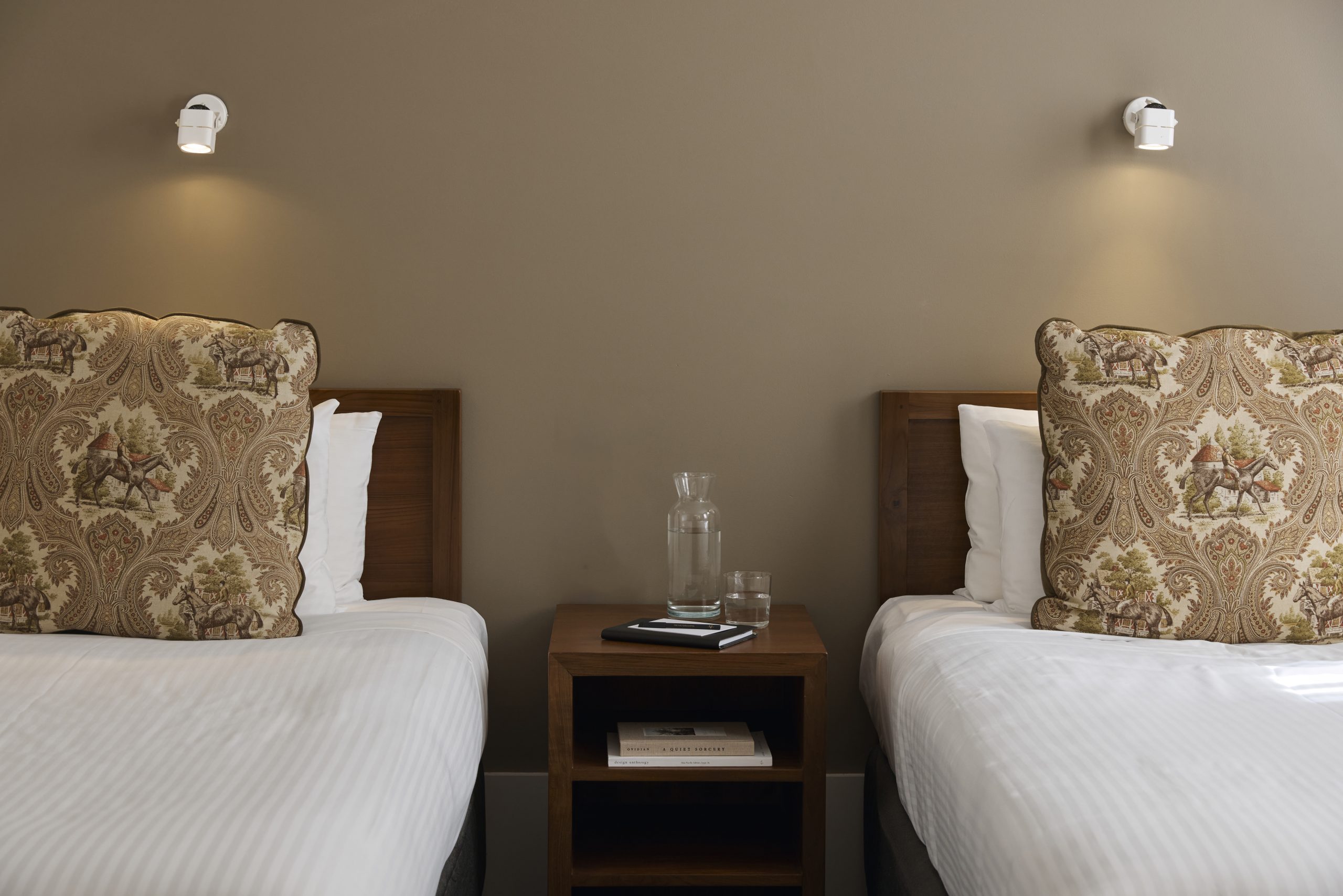 Accommodation Packages and Offers| The Victoria Hotel Melbourne