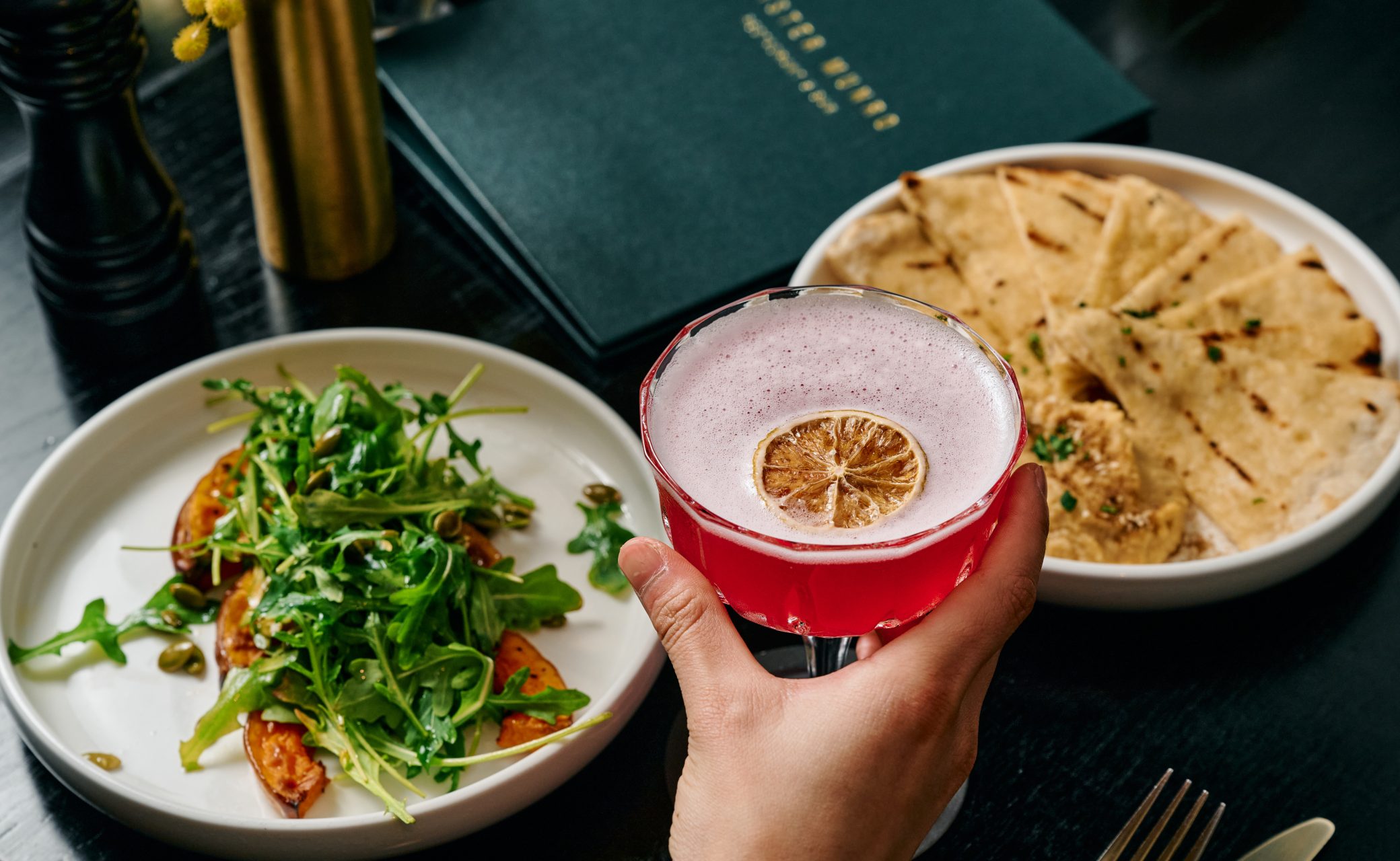 MISTER MUNRO Restaurant & Bar | The Victoria Hotel Melbourne